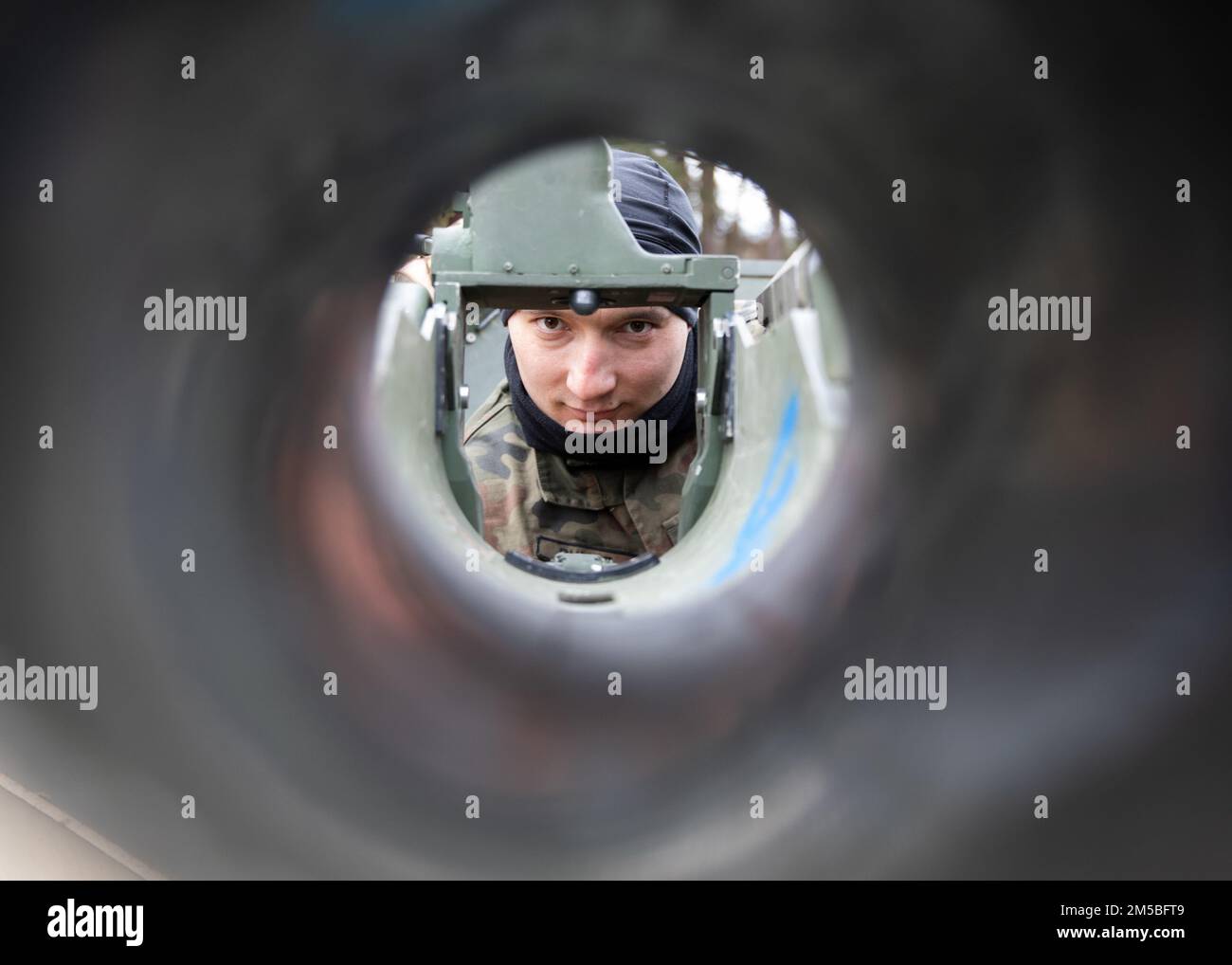 Target acquisition system hi-res stock photography and images - Alamy