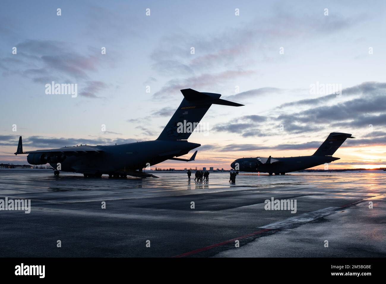 U.S. Air Force tactical air control party (TACP) specialists from ...