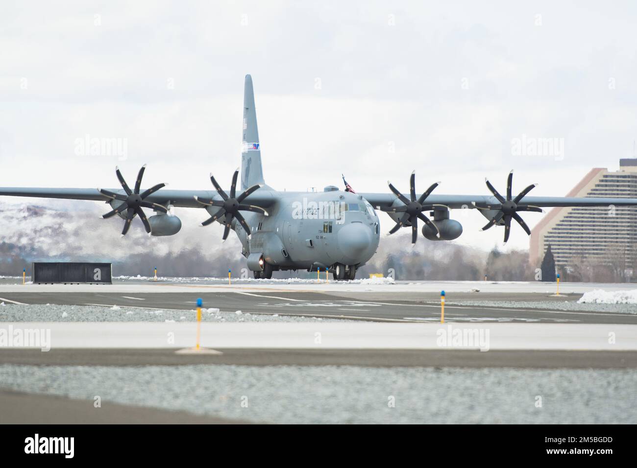 Members from the 152nd Airlift Wing, Nevada Air National Guard, return ...