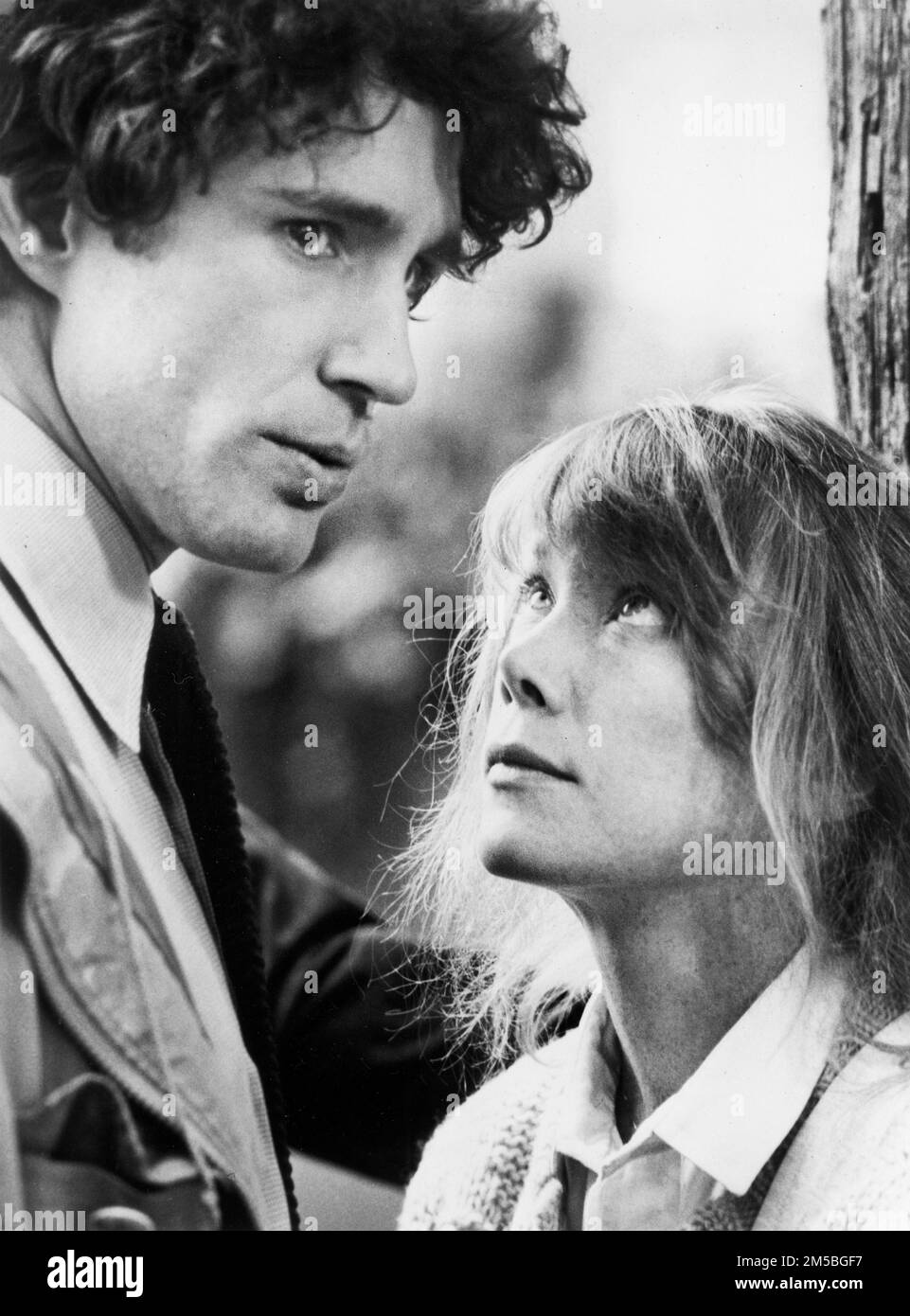 John Shea, Sissy Spacek, on-set of the Film, "Missing", Universal Pictures, 1982 Stock Photo - Alamy