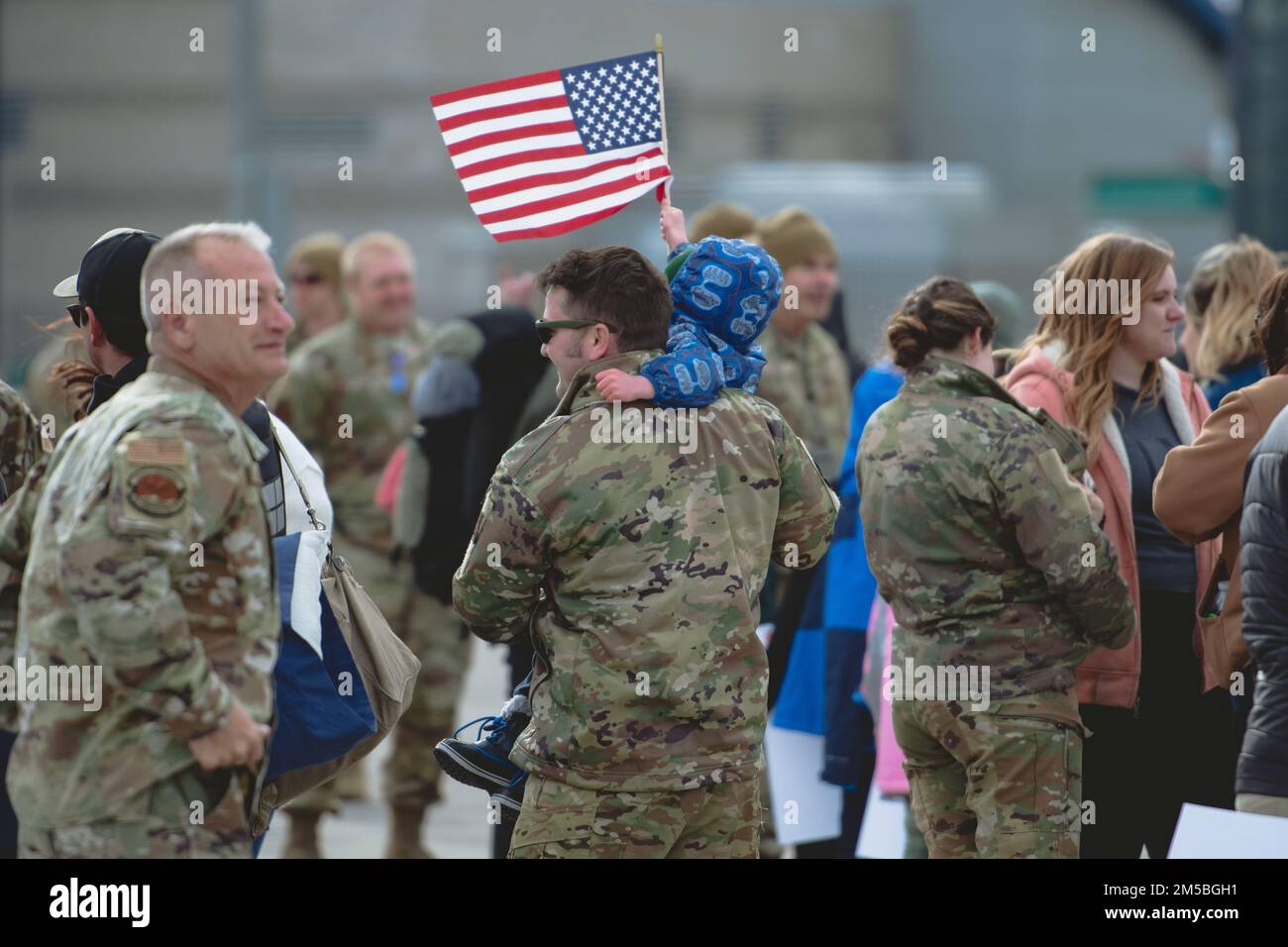 Members from the 152nd Airlift Wing, Nevada Air National Guard, return ...