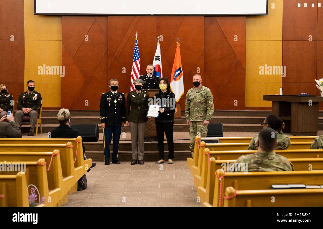 U.S. Army Col. Moon Kim, 1st Theater Signal Brigade Chaplain receives ...