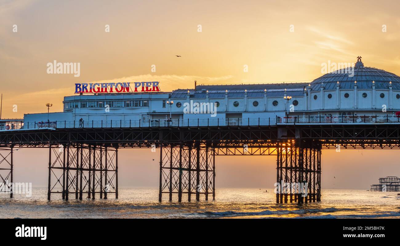 Brighton skyline silhouette hi-res stock photography and images - Alamy