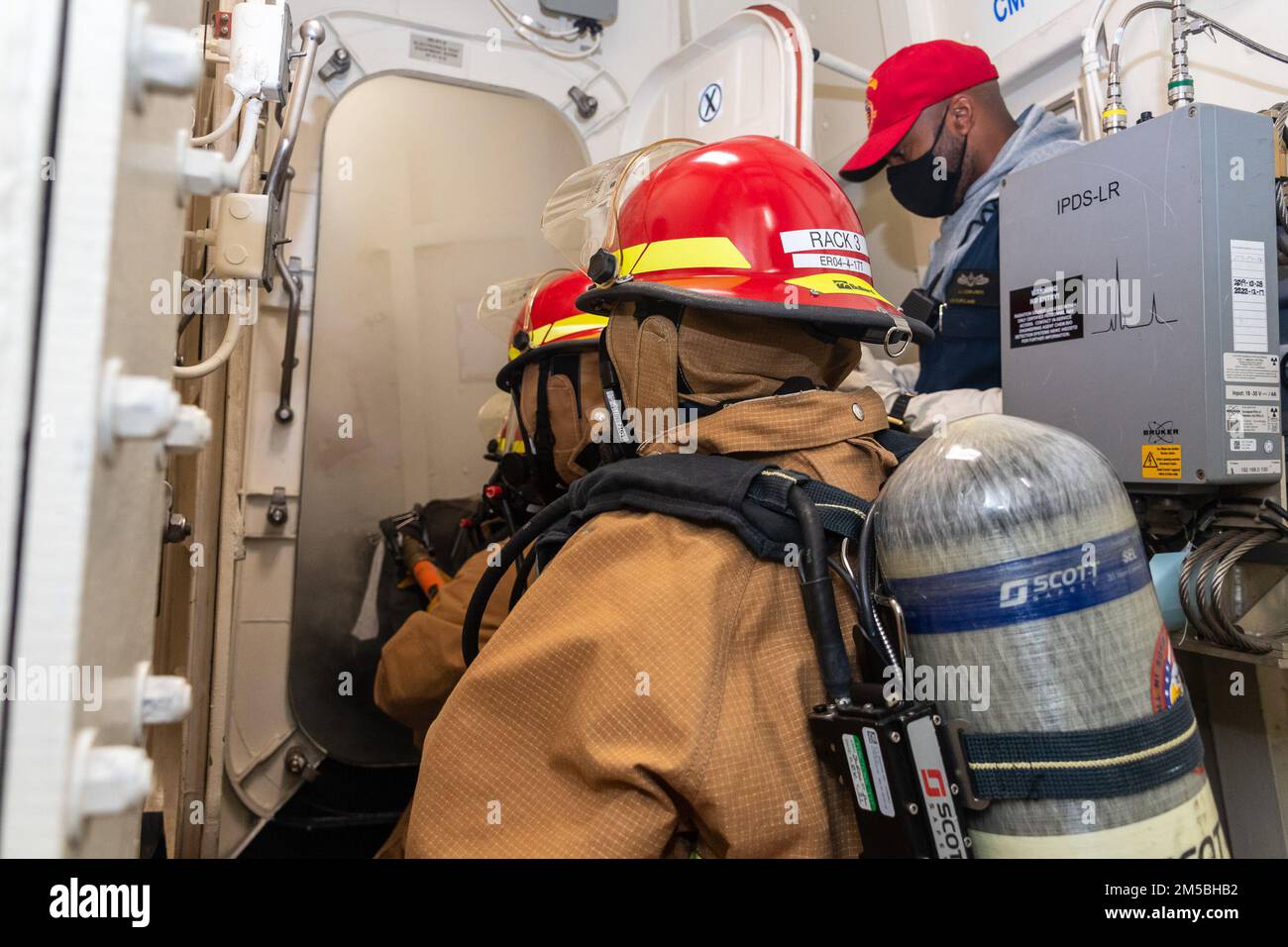 220222-N-VQ947-1026 PACIFIC OCEAN (Feb. 22, 2022) — Sailors engage a ...