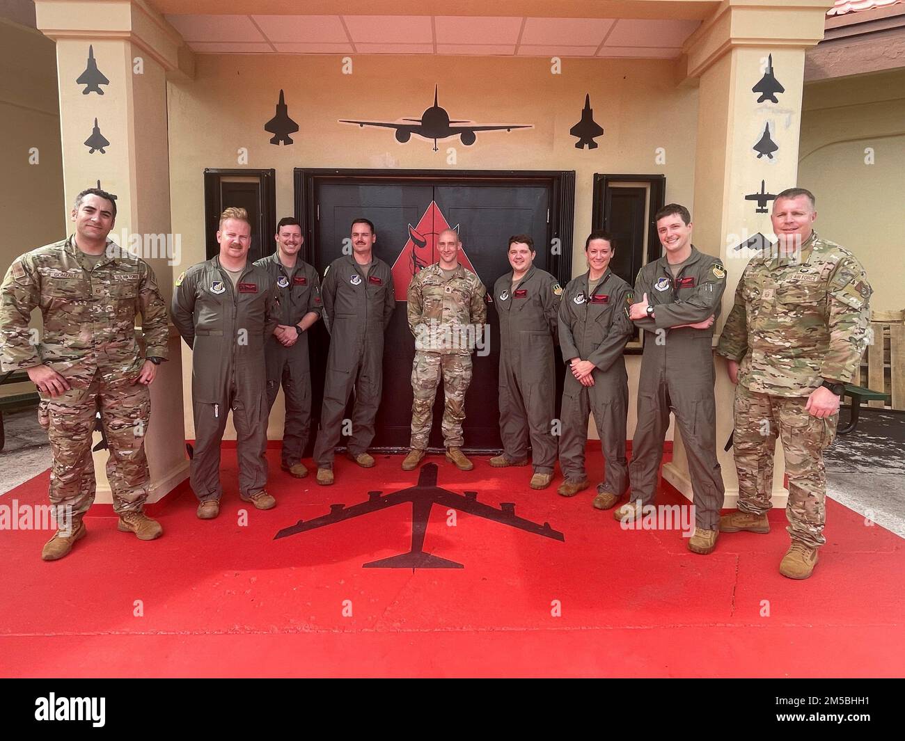 Joint terminal attack controller hi-res stock photography and images ...