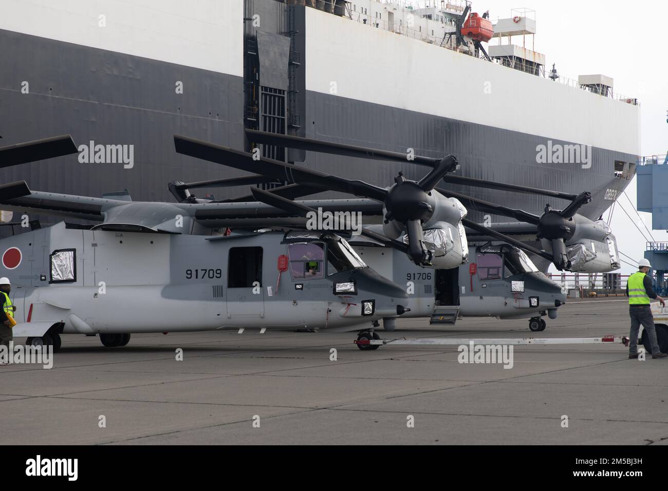 V-22 Ospreys destined for Japan Ground Self-Defense Force units arrive ...