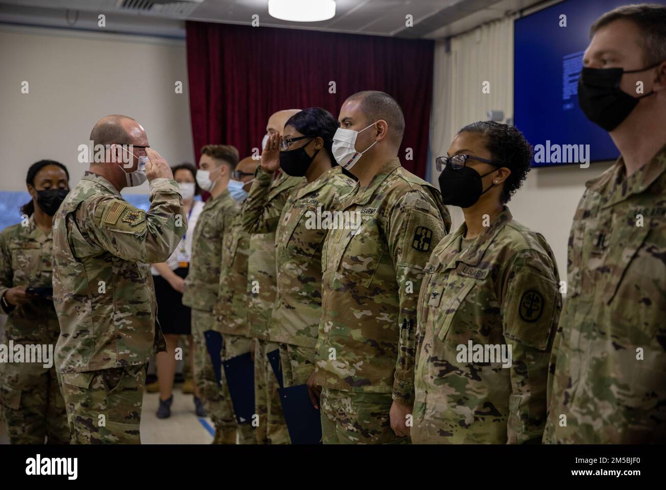 NEW YORK — U.S. Army Brig. Gen. Michael Bank, dual-status commander for ...