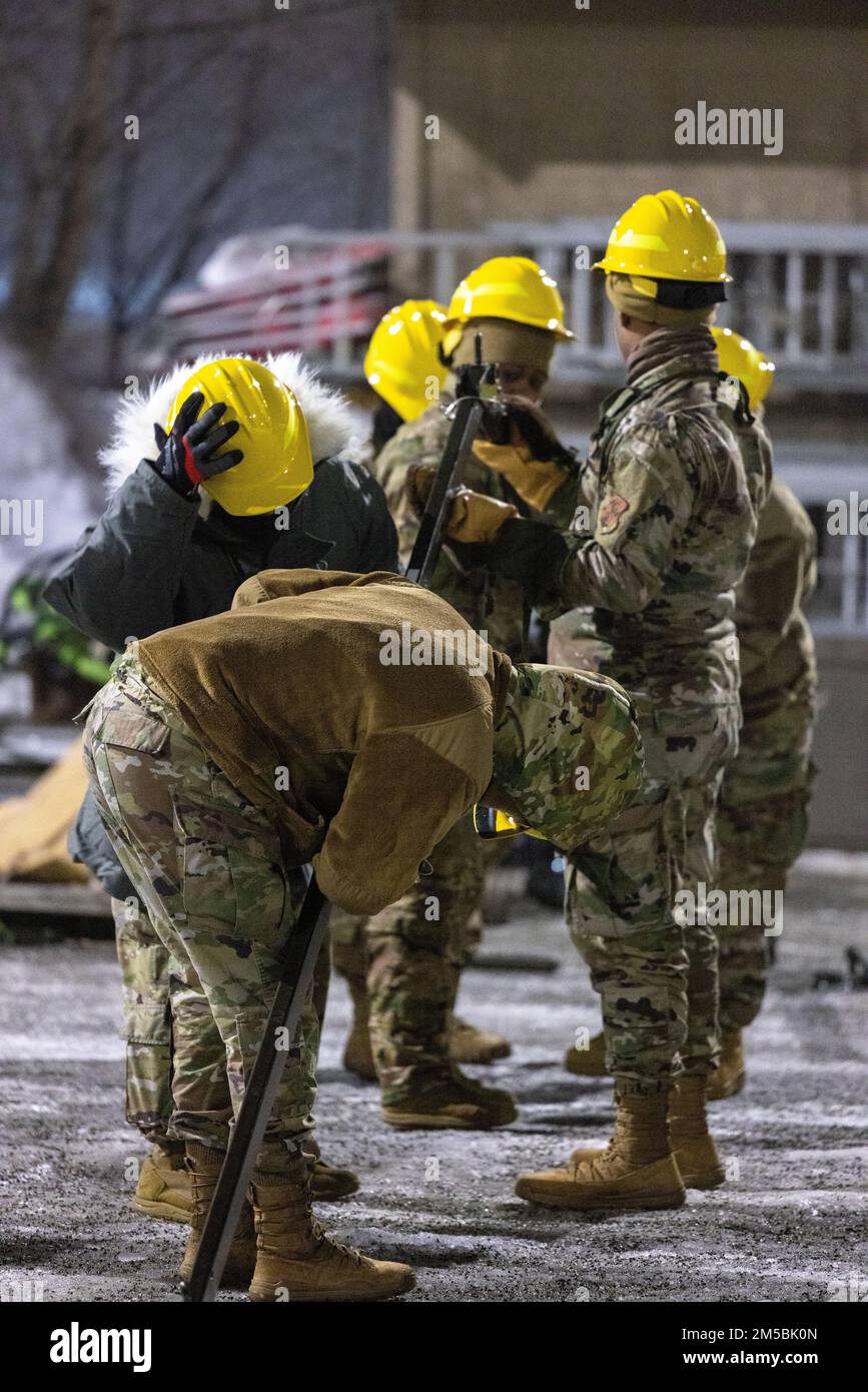 U.S. Airmen with the 116th Services Flight, 116th Air Control Wing ...