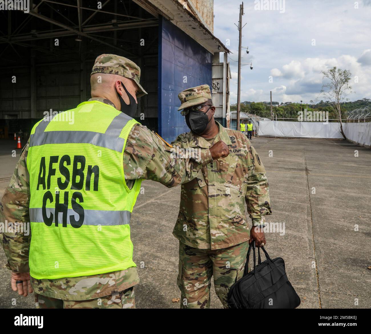 8th TSC Commanding General, Maj. Gen David Wilson meets with Soldiers ...