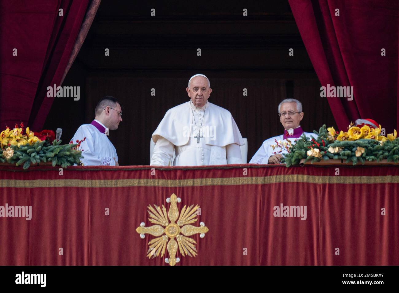 Pope Francis delivers his traditional Christmas Message and 'Urbi et ...