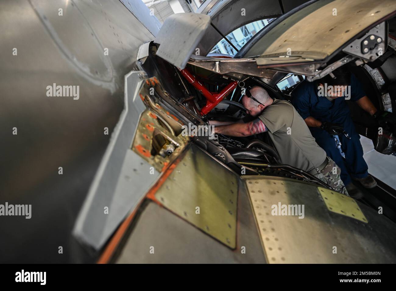 154th aircraft maintenance squadron hi-res stock photography and images ...
