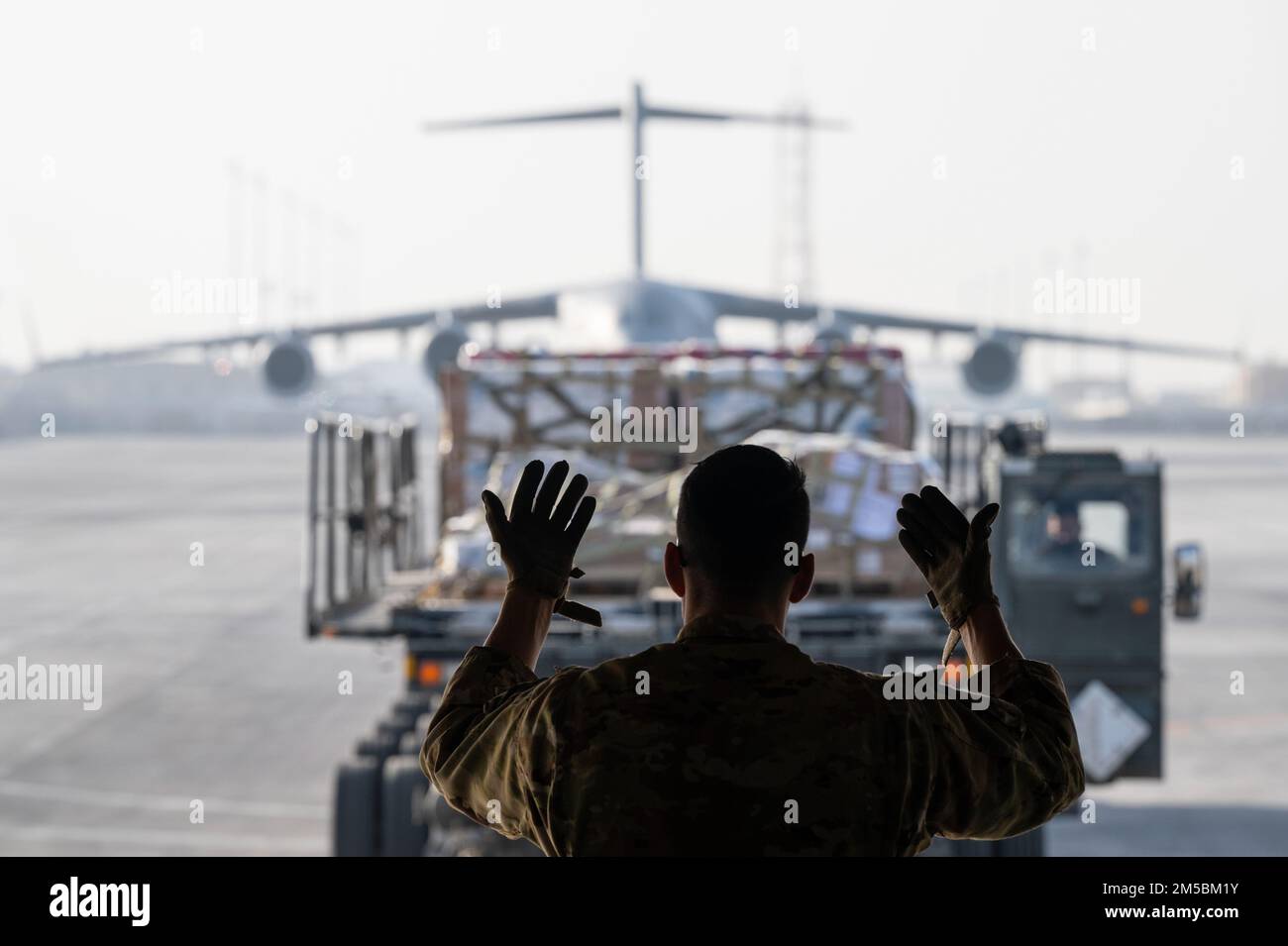 Loader ramp hi-res stock photography and images - Alamy