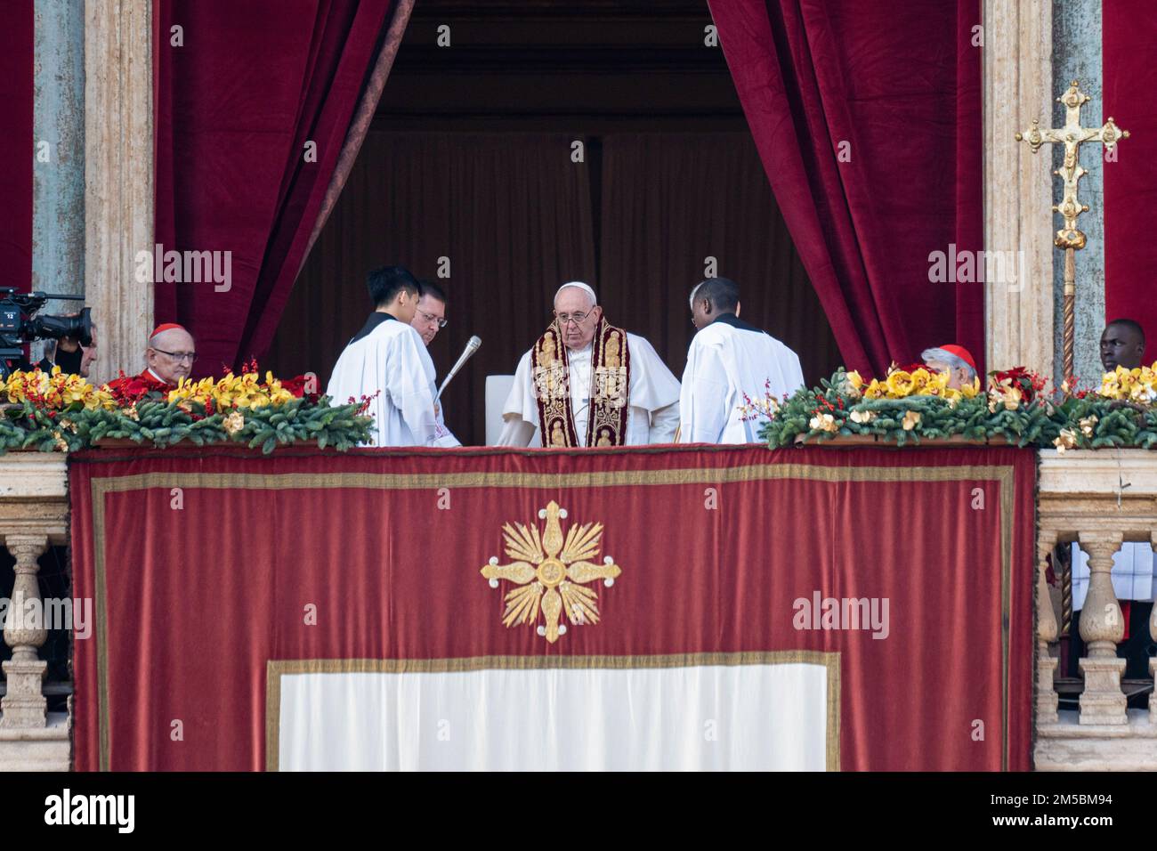 Pope francis speech basilica hi-res stock photography and images - Alamy