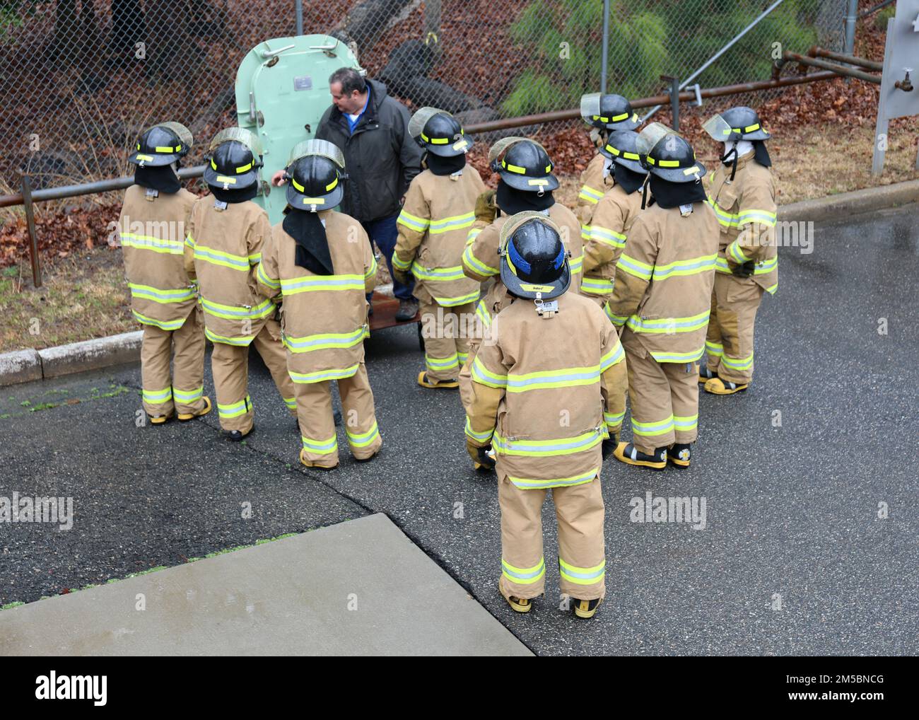 220223-N-OH262-0031--FORT EUSTIS, Va. (February 23, 2022)--Newly hired ...