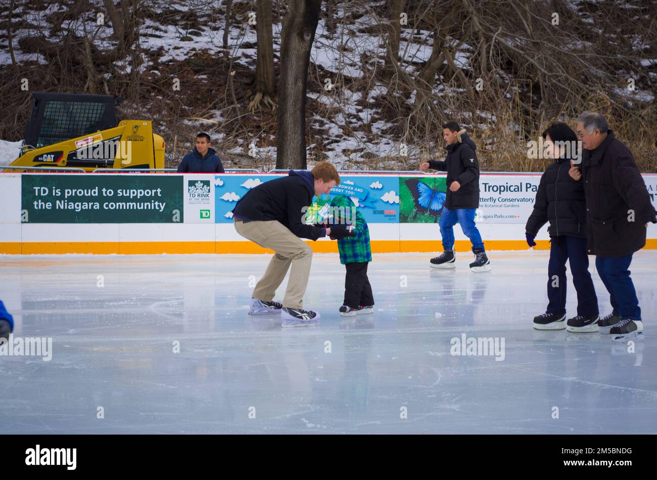 Woman skaing hi-res stock photography and images - Alamy