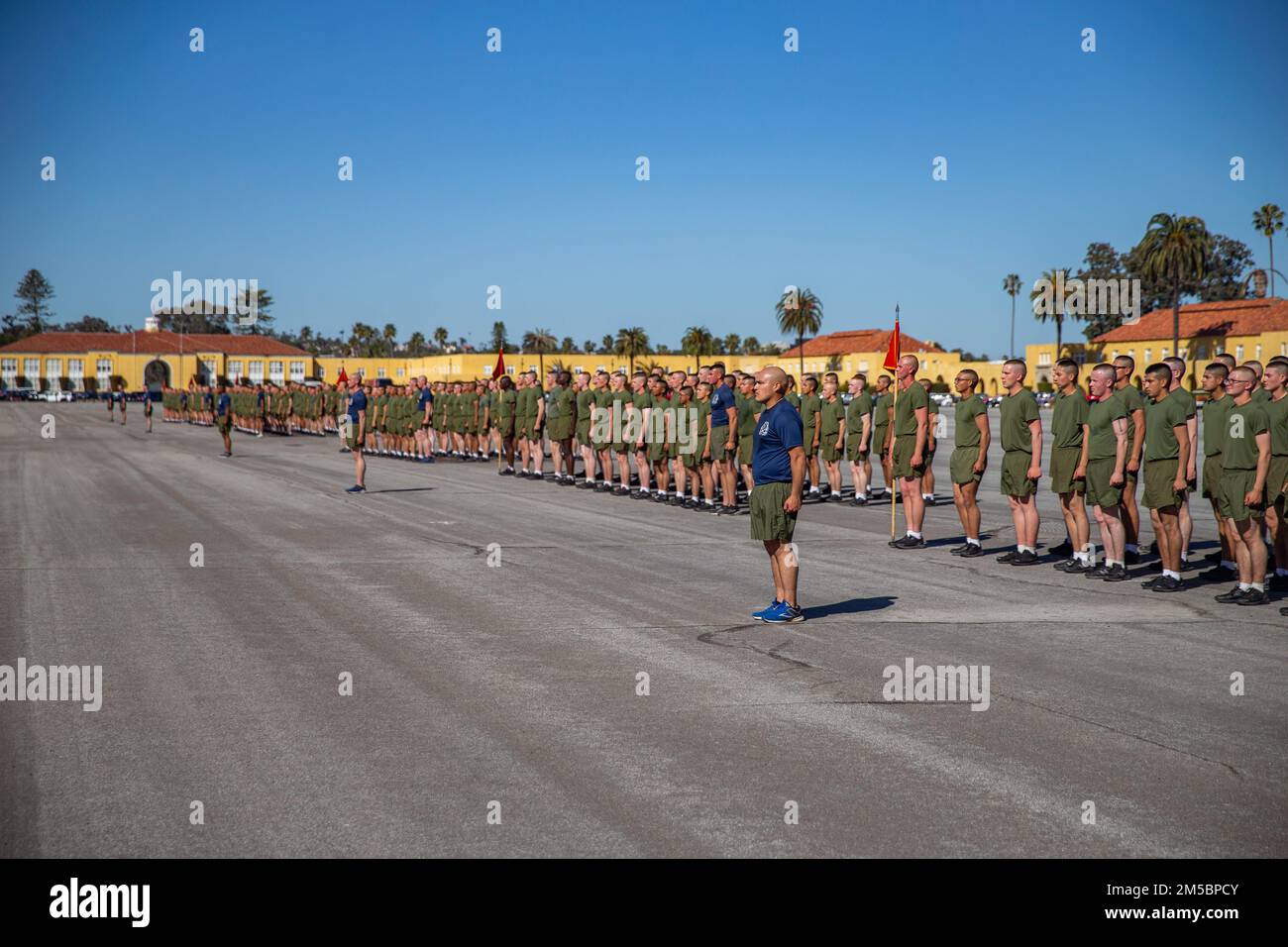 New U.S. Marines with Lima Company, 3rd Recruit Training Battalion ...
