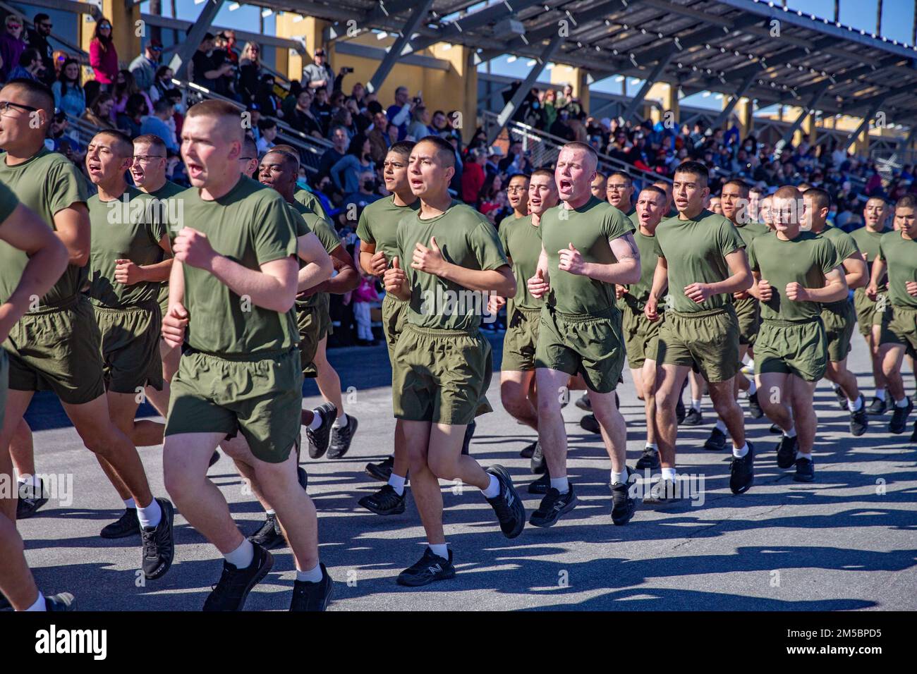 New U.S. Marines with Lima Company, 3rd Recruit Training Battalion, run ...