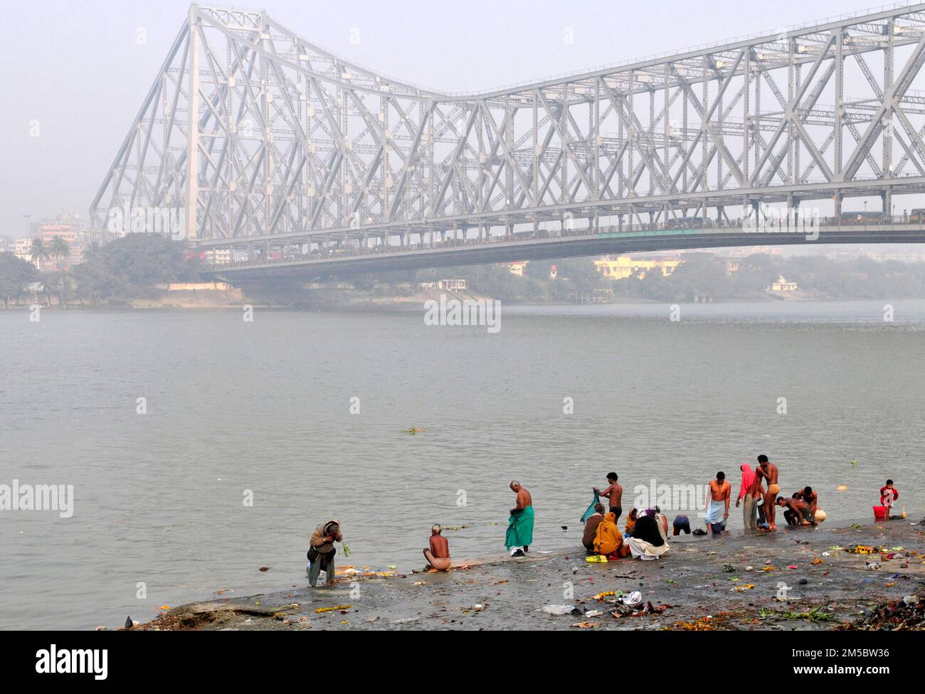 Mallick Ghat on the banks of the Hooghly river in Kolkata, West Bengal ...