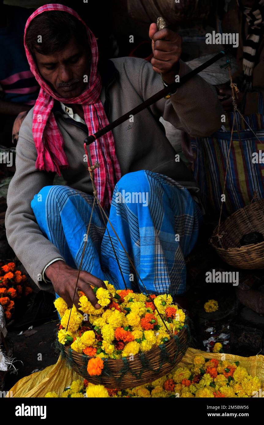 Mallick Ghat is one of the biggest flower markets in Asia. Early ...