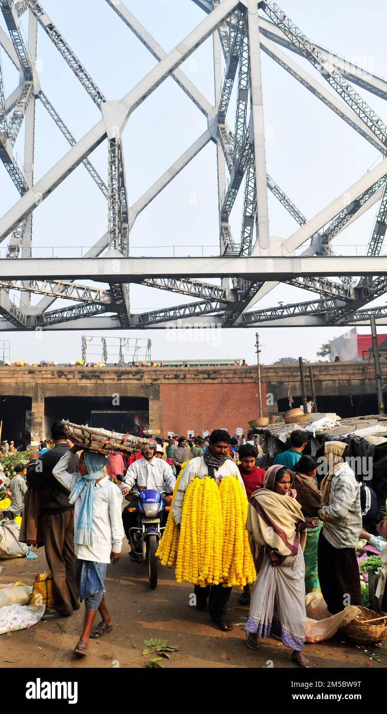 Mallick Ghat is one of the biggest flower markets in Asia. Early ...