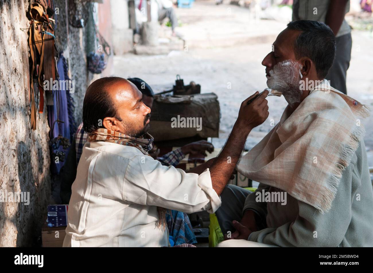 Indian barber india hi-res stock photography and images - Alamy