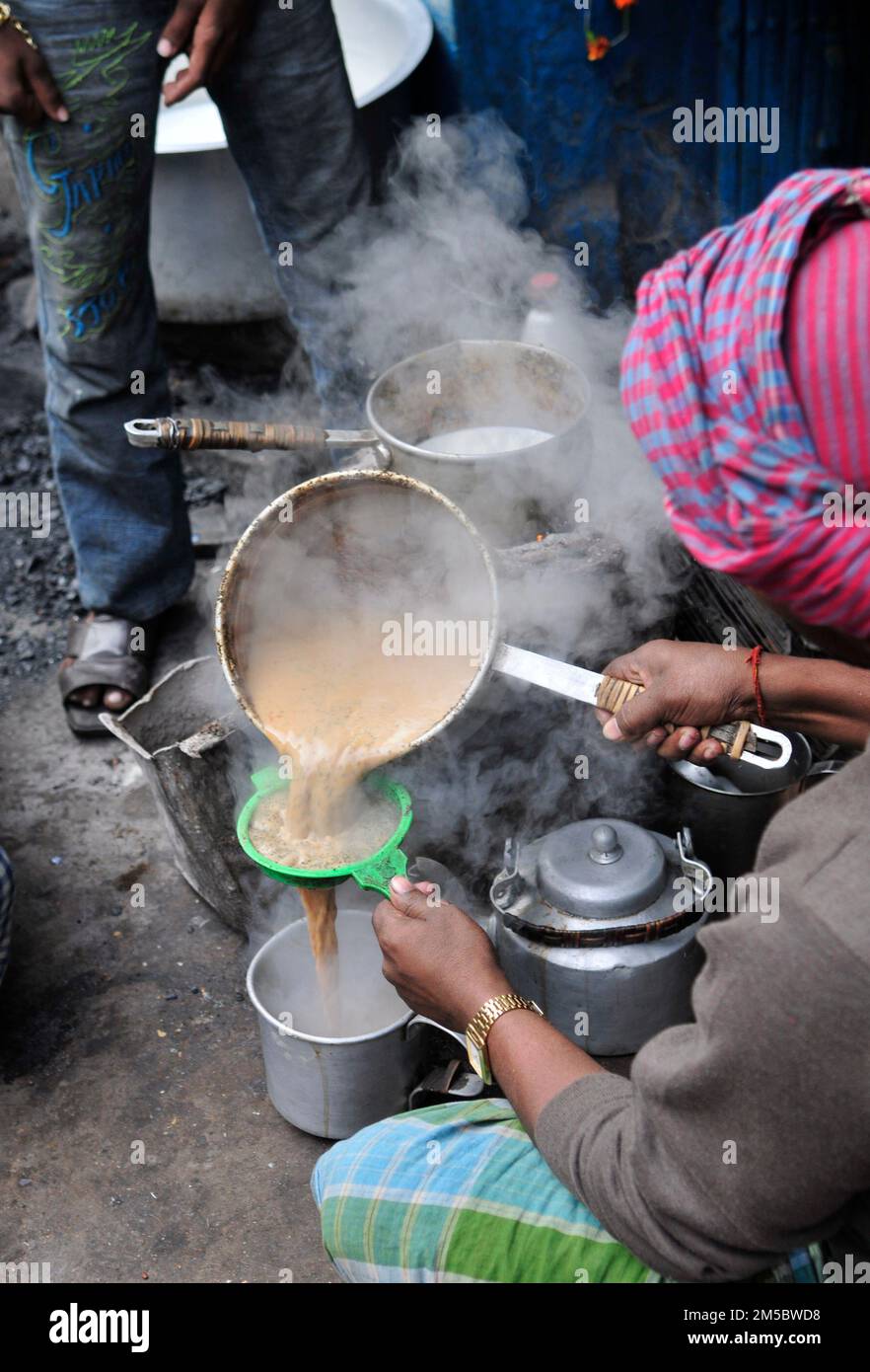 A street tea vendor in Kolkata, West Bengal, India Stock Photo - Alamy
