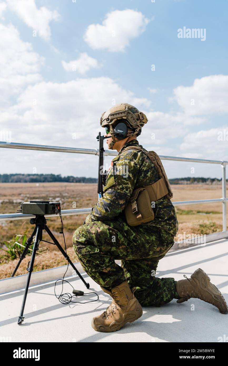 Canadian Joint Terminal Attack Controller soldiers of the 1st Regiment ...
