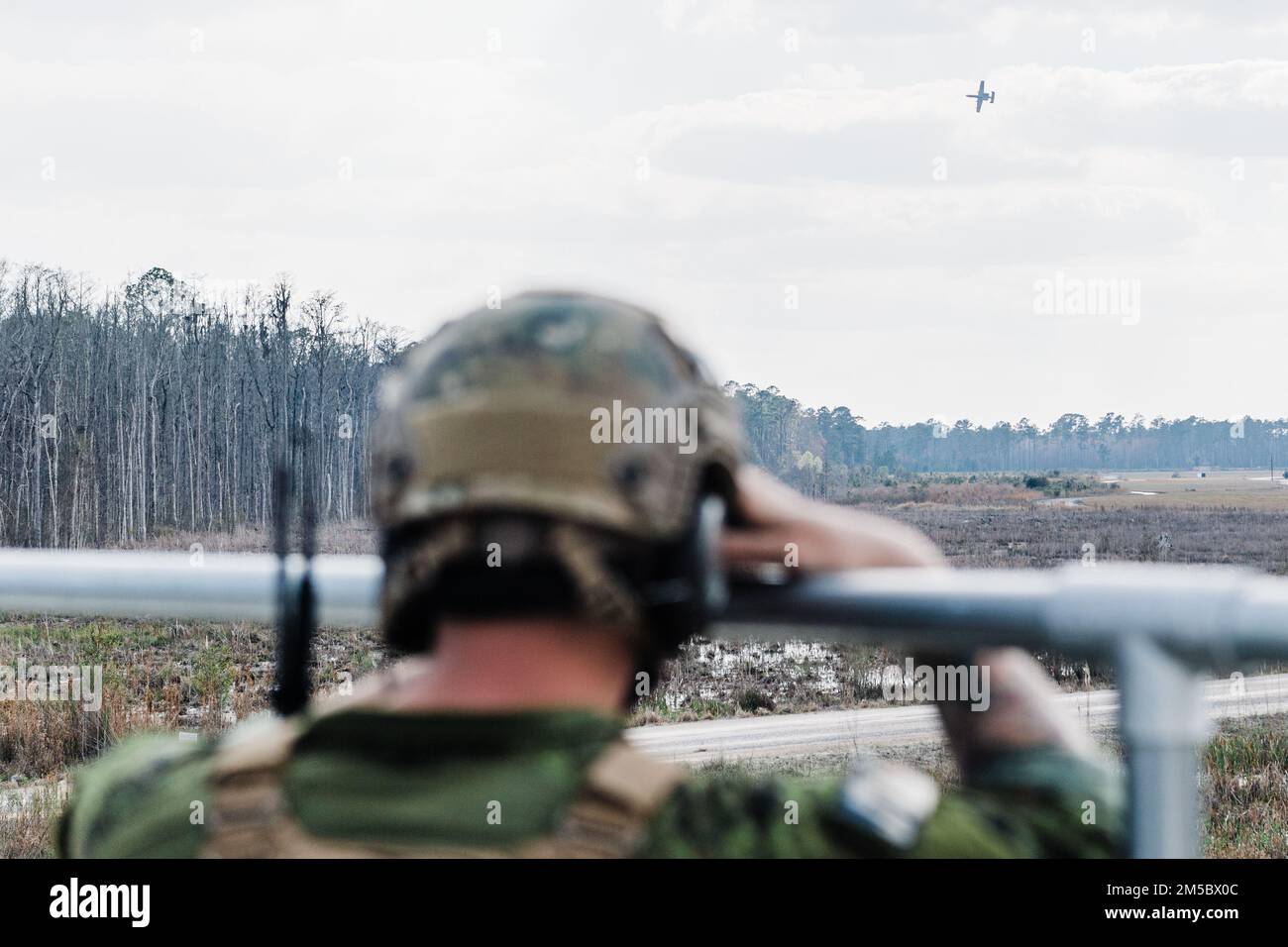 Canadian Joint Terminal Attack Controller soldiers of the 1st Regiment ...
