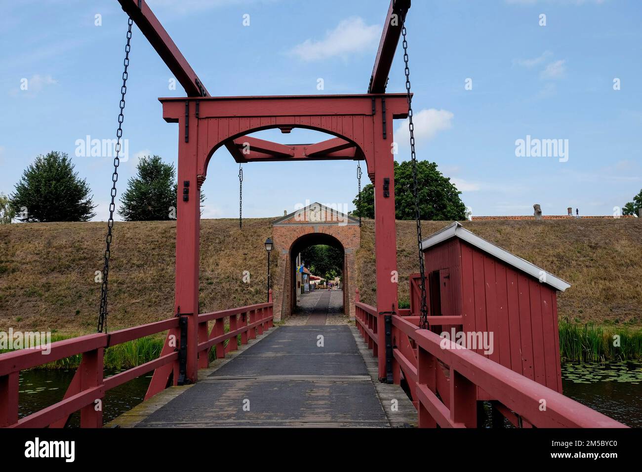 Bourtange Fortress, entrance with drawbridge over moat, Groningen ...