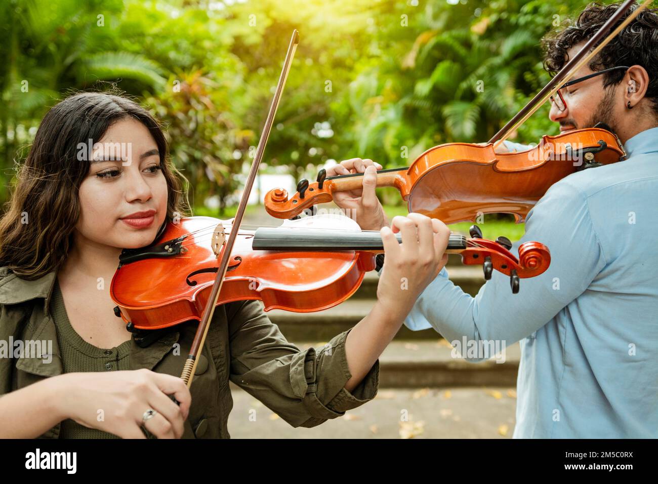 Artistic female back hi-res stock photography and images - Alamy
