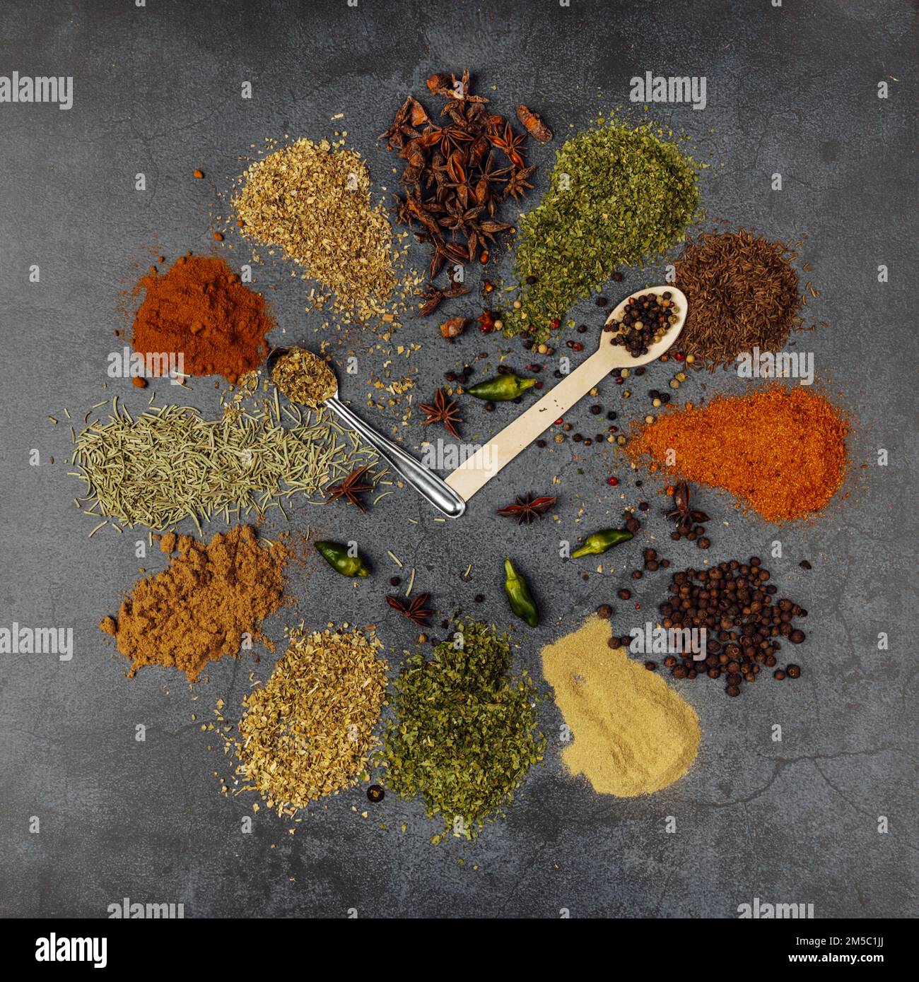 Spices, Clock, aniseed (Pimpinella anisum), black pepper (Piper nigrum ...