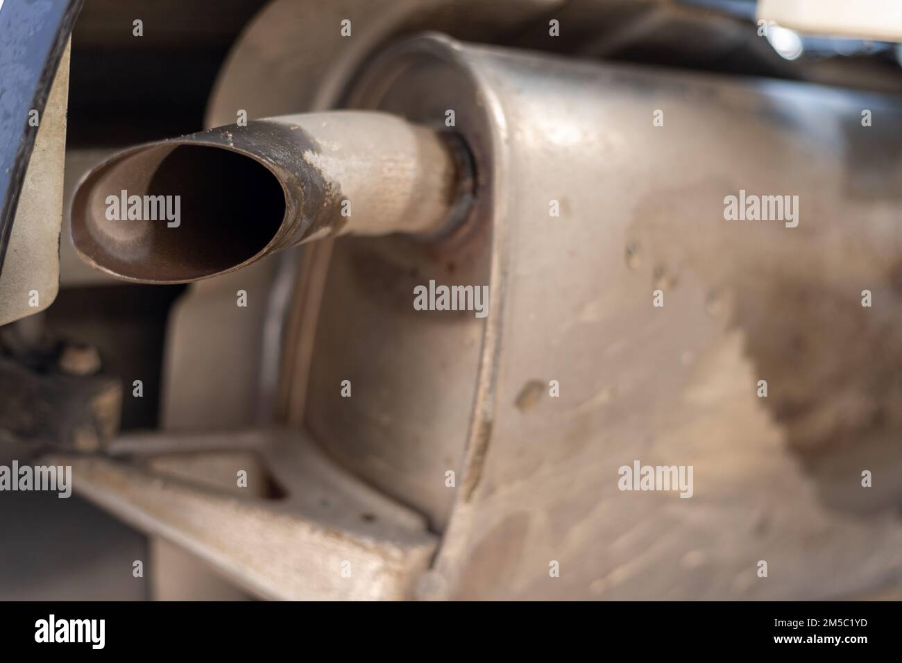 Car exhaust hi-res stock photography and images - Alamy