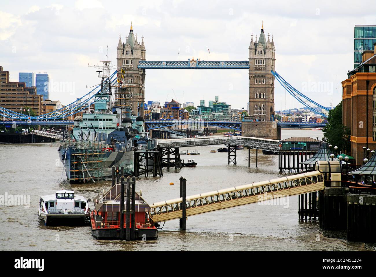 Landing Bridges and Tower Bridge, London, England, United Kingdom Stock ...