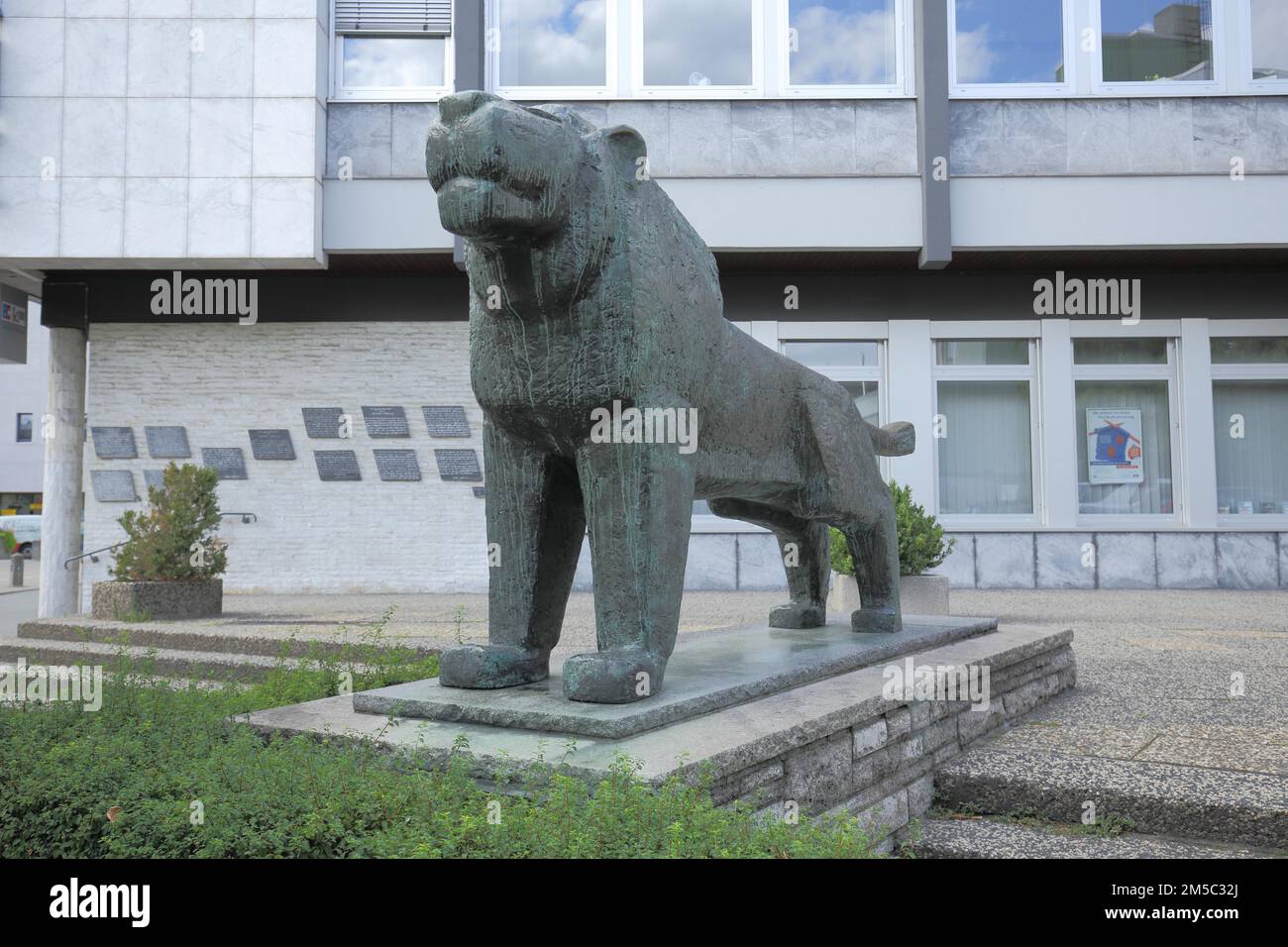 Sculpture and lion figure, Loewenplatz, Ruesselsheim, Hesse, Germany ...
