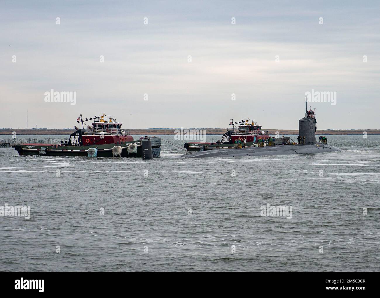 The Virginia-Class fast-attack submarine USS Washington (SSN 787 ...