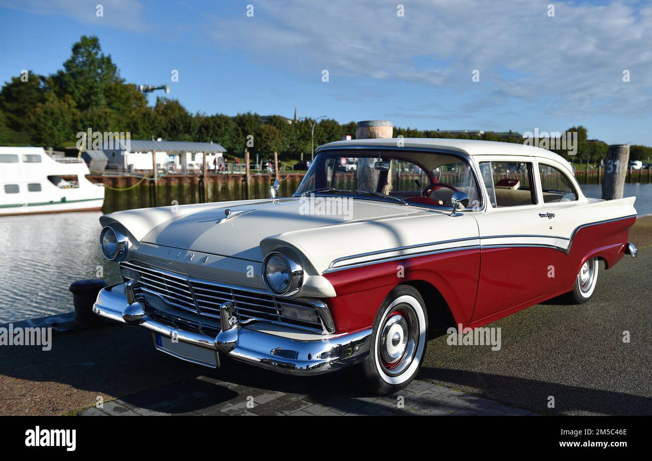 1957 ford custom 300 classic car hi-res stock photography and images ...