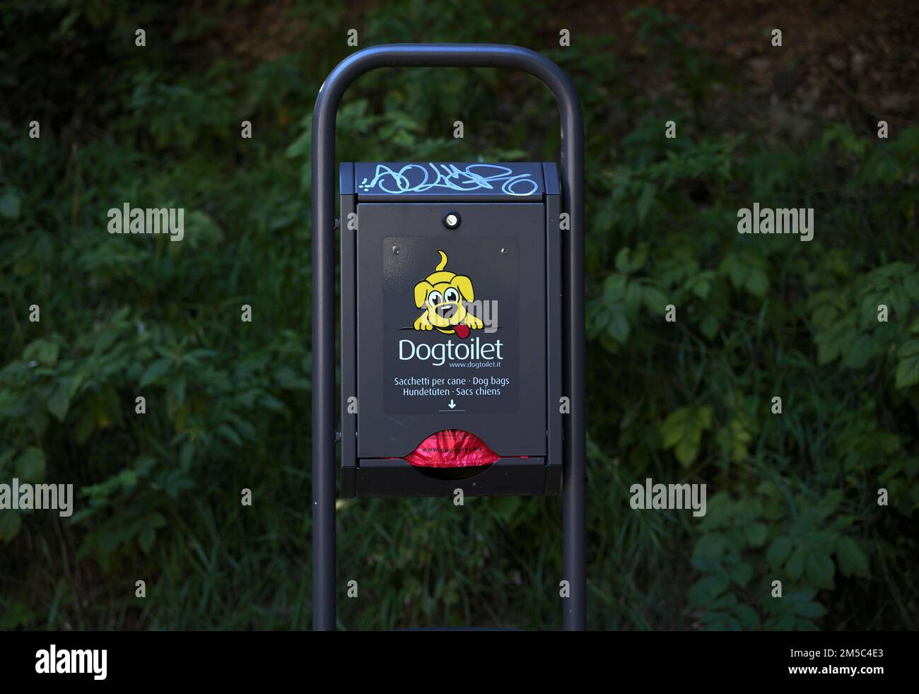 Excrement bag dispenser hi-res stock photography and images - Alamy