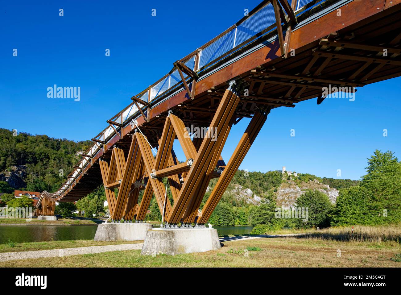 Tension band bridge made of wood, 190 metres long, wooden bridge over ...