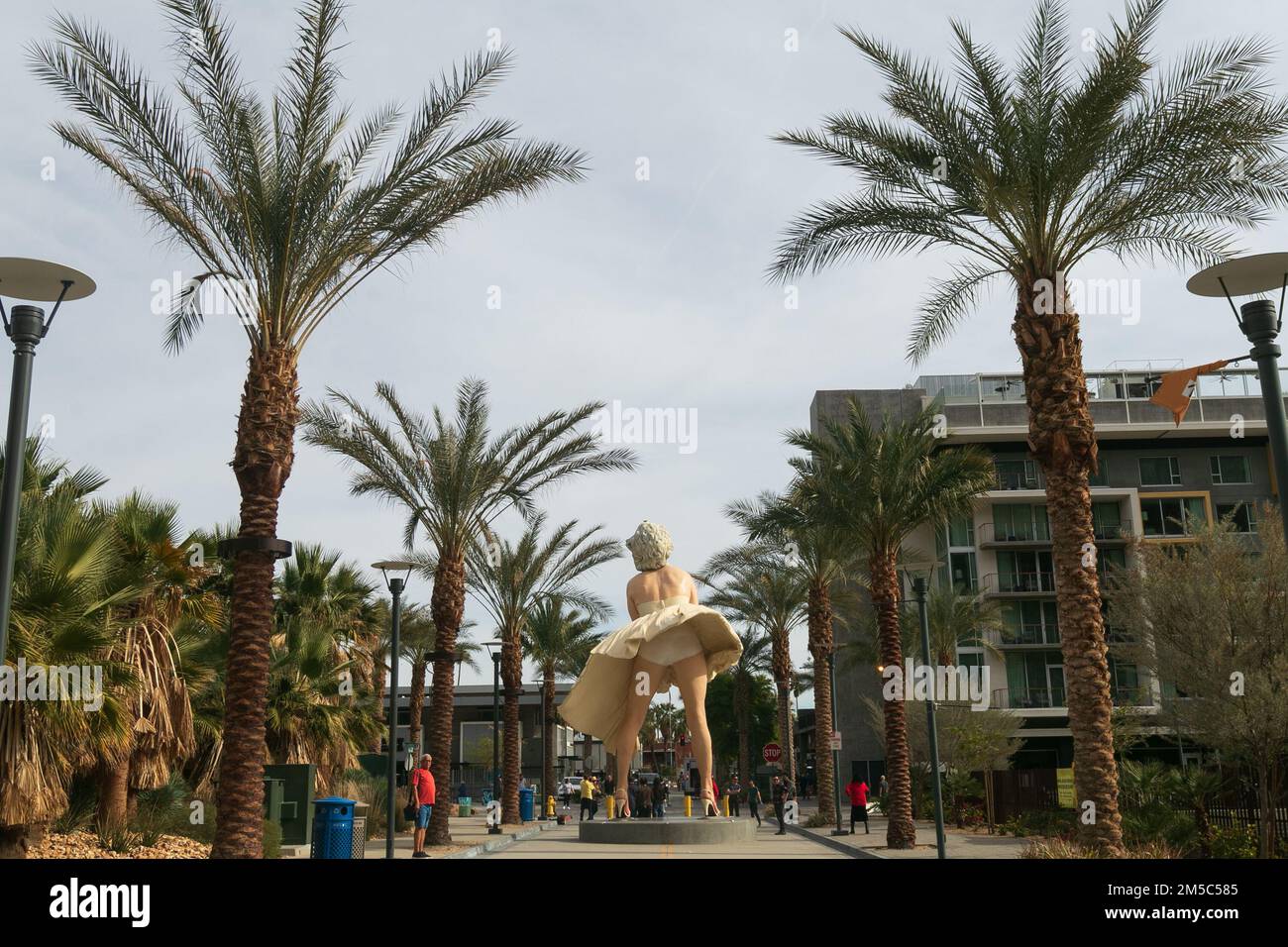 Palm Springs, CA. 26th Dec, 2022. The Forever Marilyn statue of actress ...