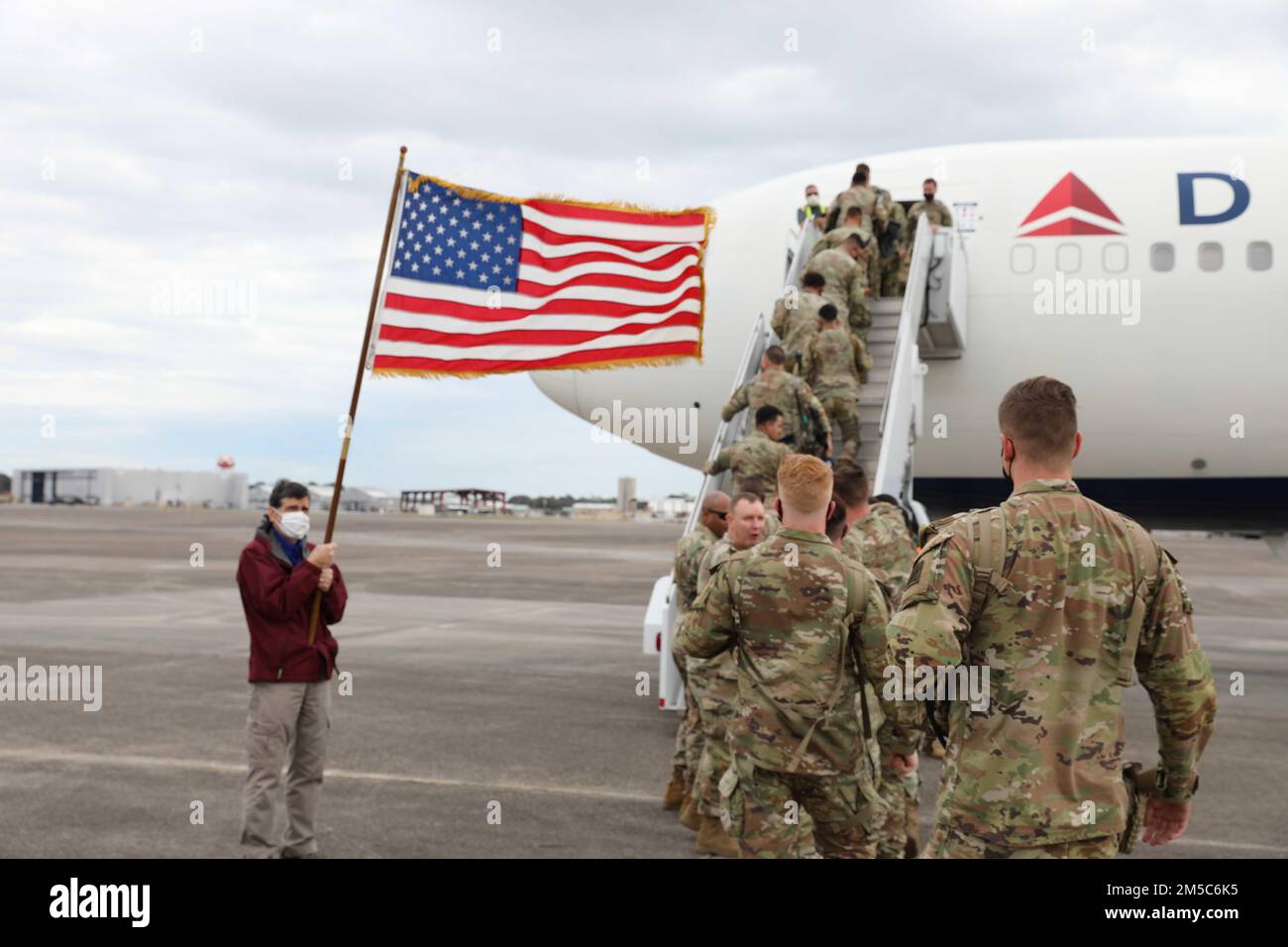 U.S. Army service members assigned to the 1st Armored Brigade Combat ...