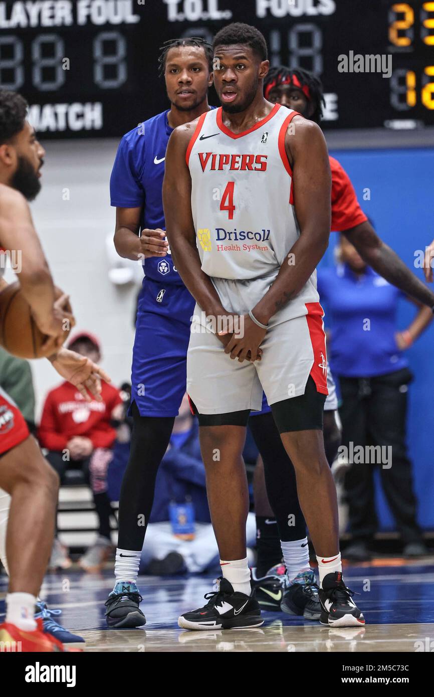 Wilmington, DE, USA. 27th Dec, 2022. Rio Grande Valley Vipers forward DARIUS DAYS (4) sets the ...