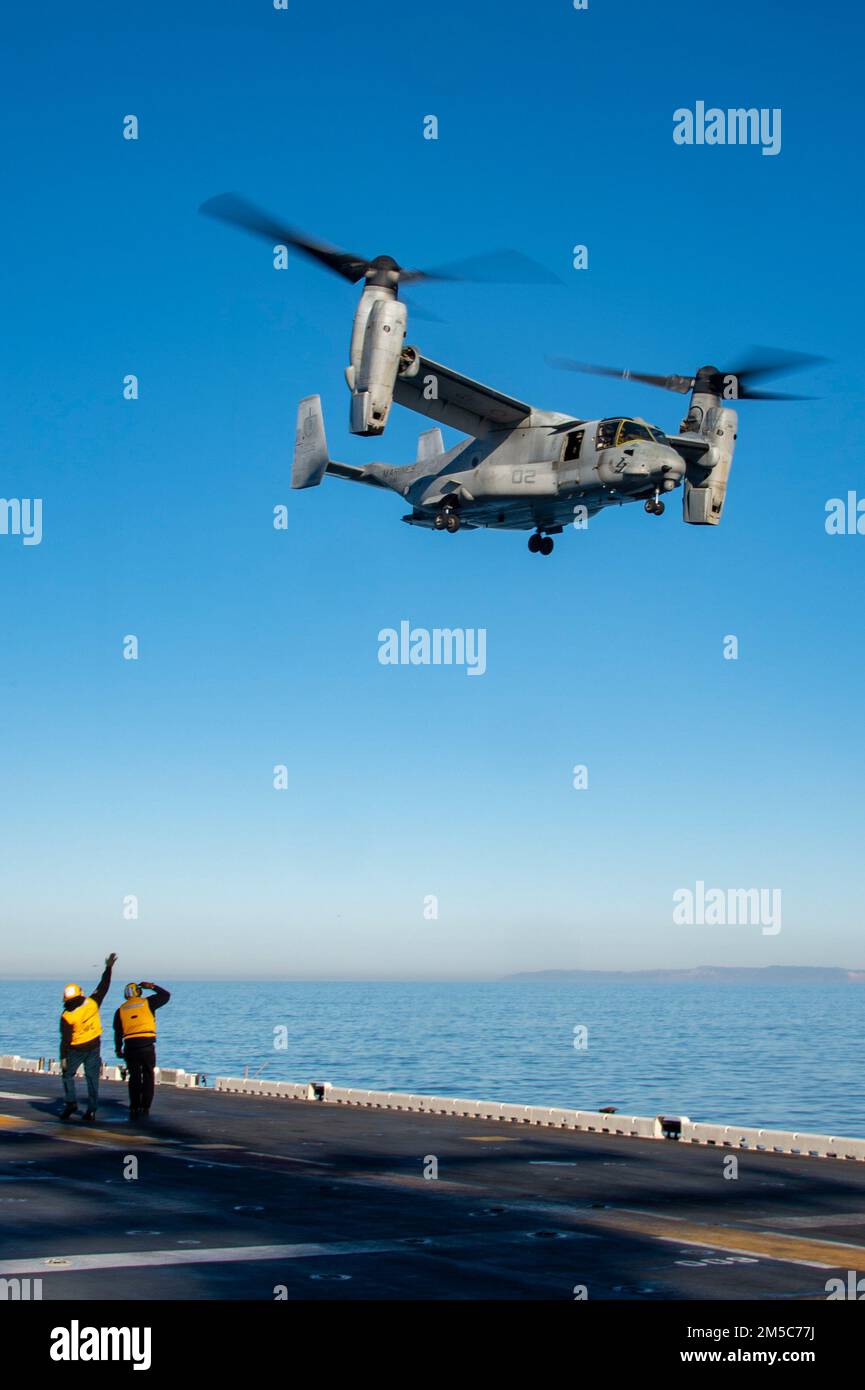 PACIFIC OCEAN (Feb. 28, 2022) Aviation Boatswains Mate (Handling) 3rd ...