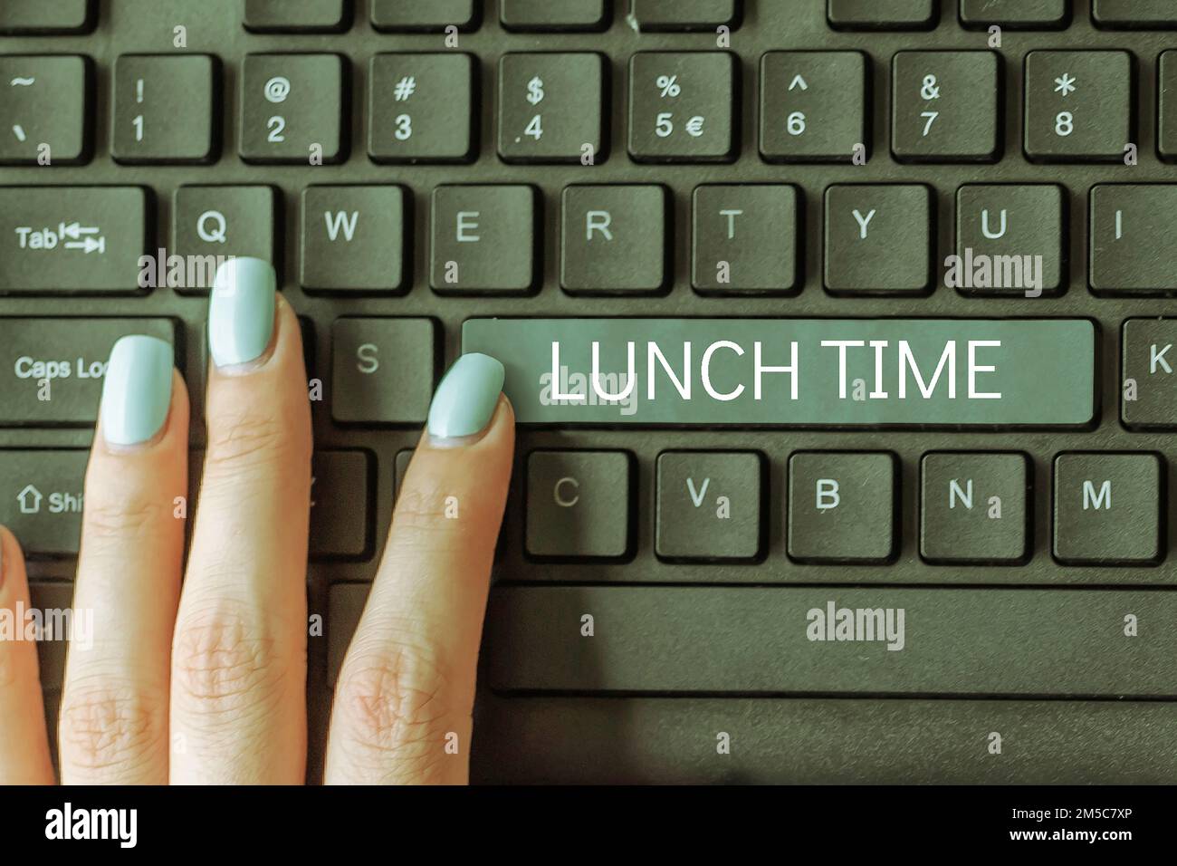 Text showing inspiration Lunch Time. Word for Meal in the middle of the ...