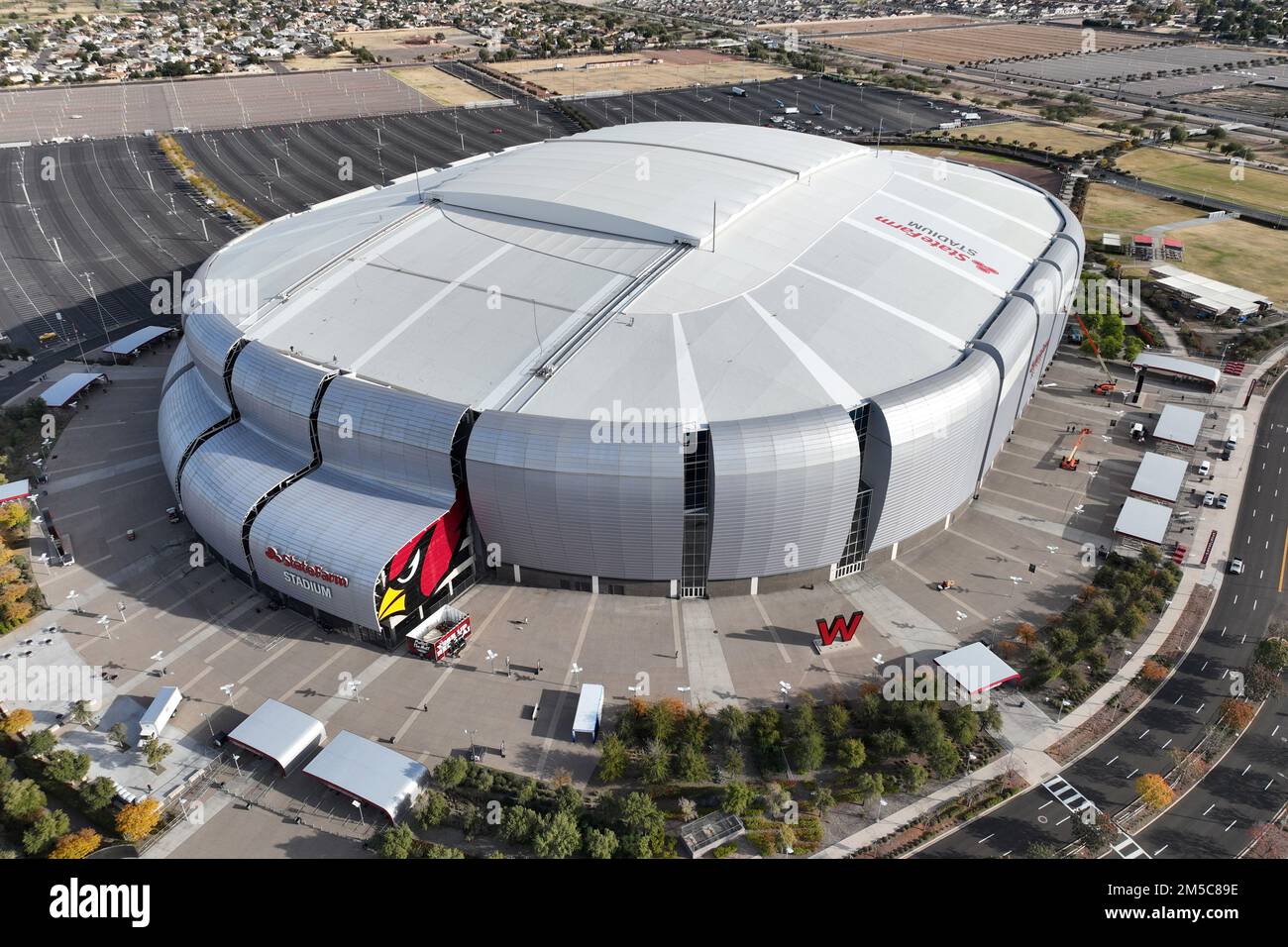 State farm stadium arizona cardinals hi-res stock photography and ...