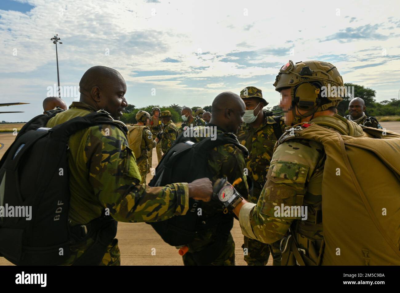 U.S. Army Green Berets assigned to 3rd Special Forces Group (Airborne ...