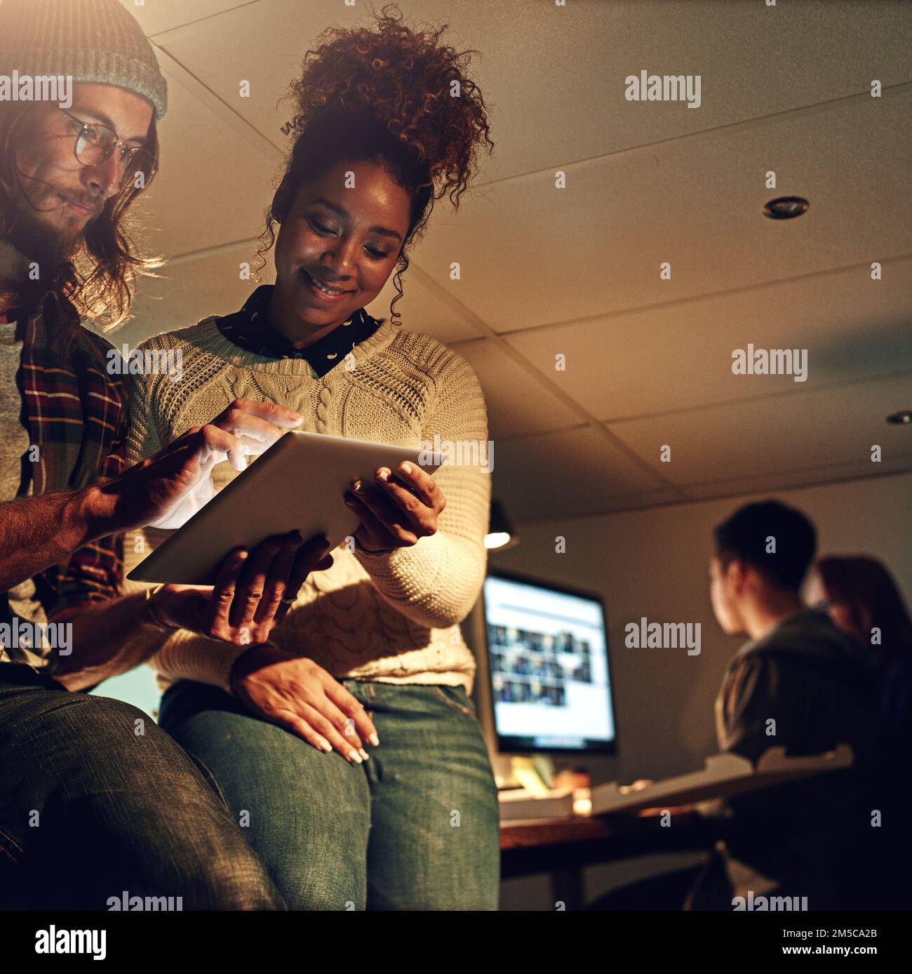 Night time working hi-res stock photography and images - Alamy