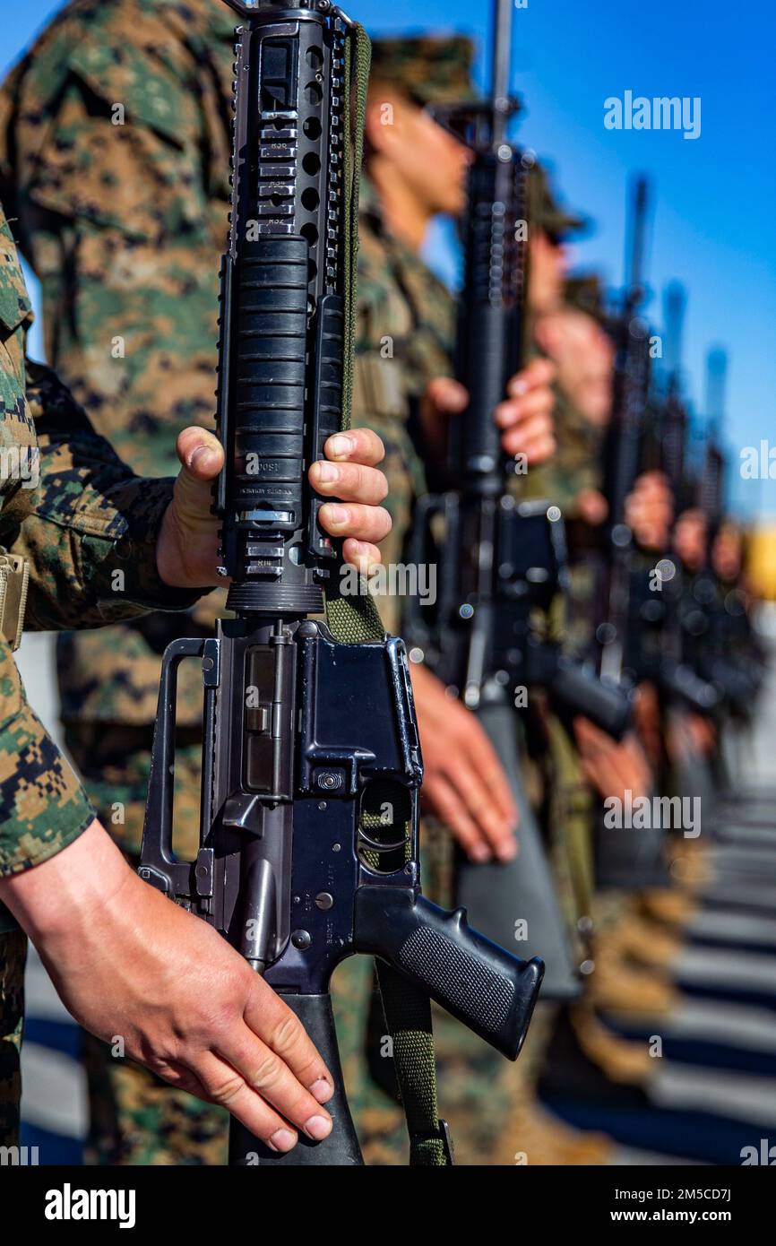 U.S. Marine Corps recruits with Hotel Company, 2nd Recruit Training ...