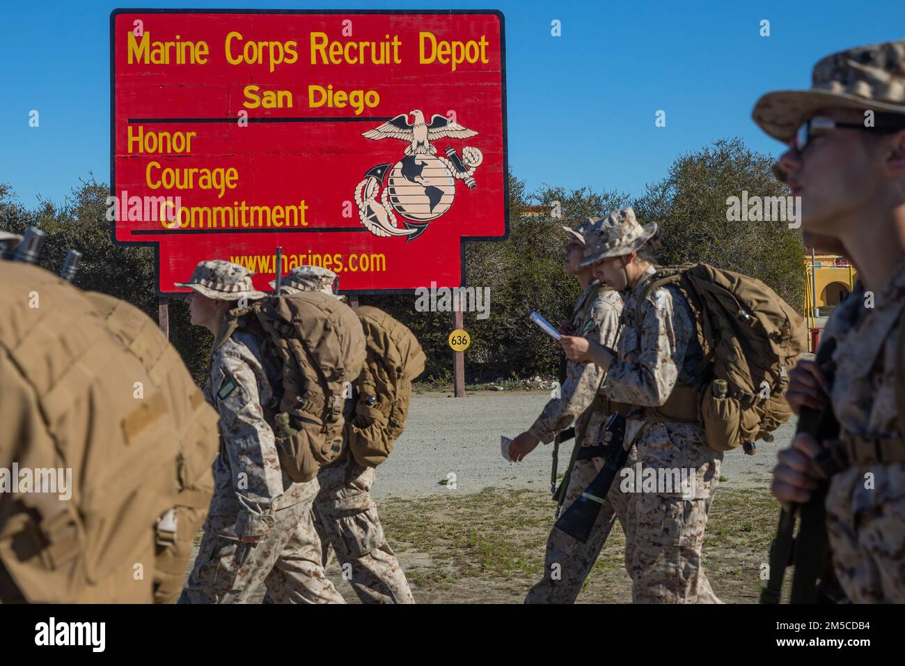 U.S. Marine Corps recruits with Golf Company, 2nd Recruit Training ...