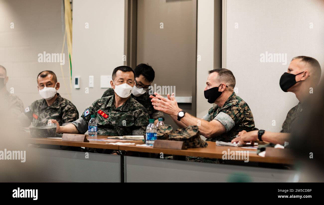 U.S. Marine Corps Maj. Gen. Jay M. Bargeron, right, 3d Marine Division ...