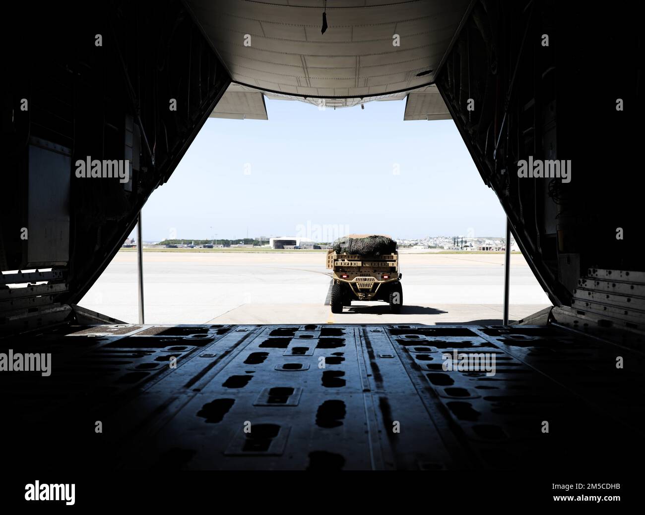 U.S. Marines with 3d Reconnaissance Battalion, 3d Marine Division load ...